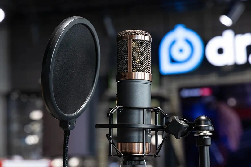 A Complete Guide to Microphones: Types and Their Uses